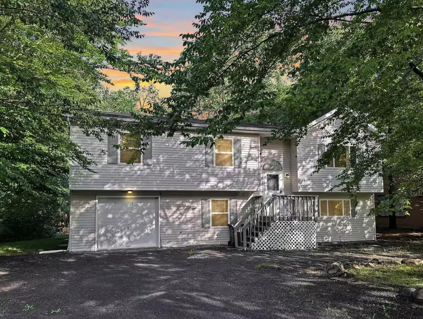 Pocono Farms Country Club Home for Sale - PoconoVacationHomeSales
